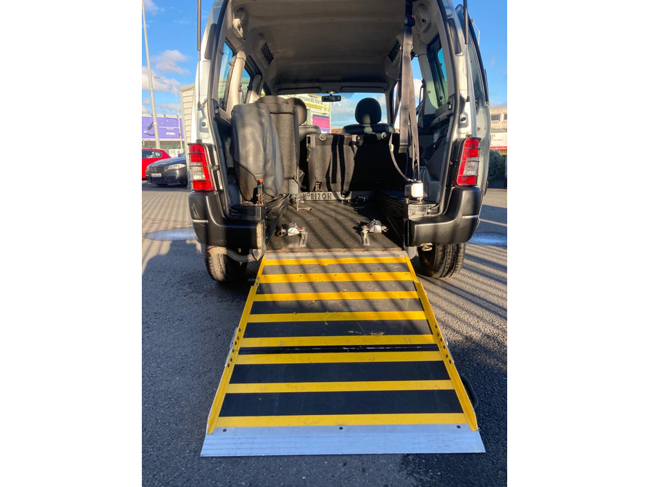 2008 Peugeot Partner Horizon COMBI Low Floor Wheel... | Jammer.ie