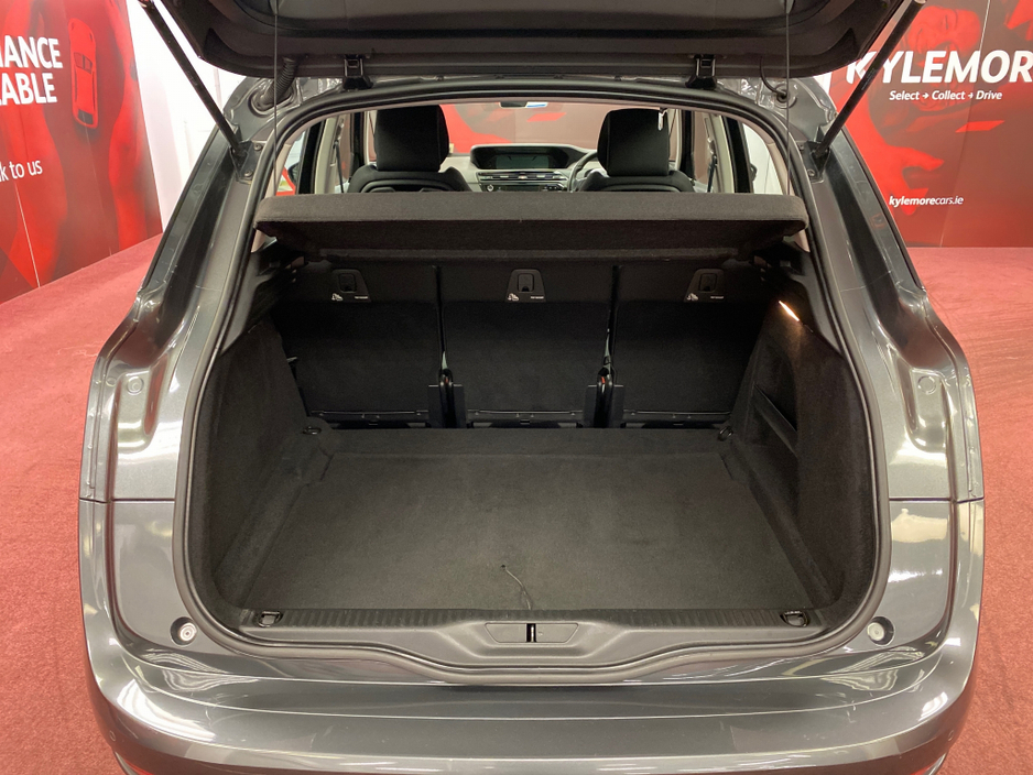 Citroen C4 Picasso Trunk
