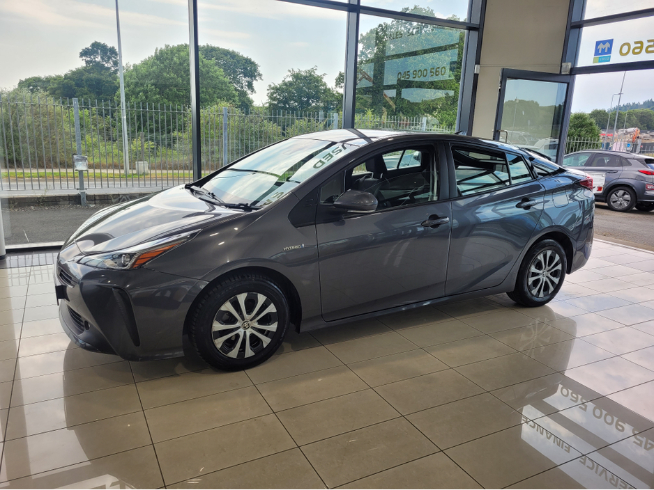 Prius C Magnetic Grey